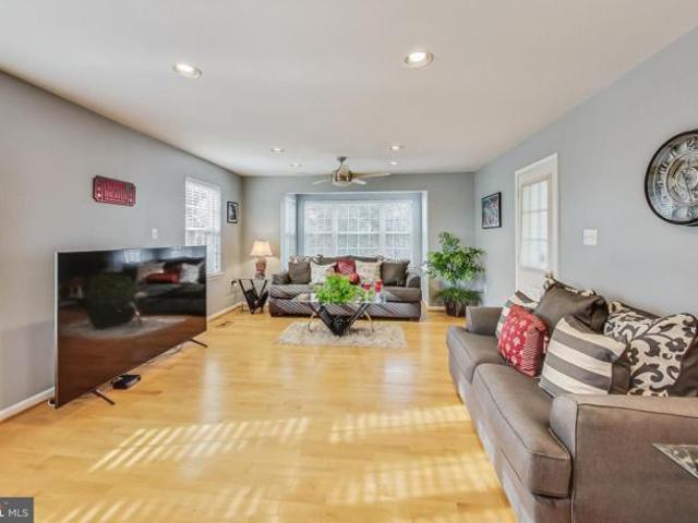 11 Johnsborough Ct #48, Reisterstown, MD 21136