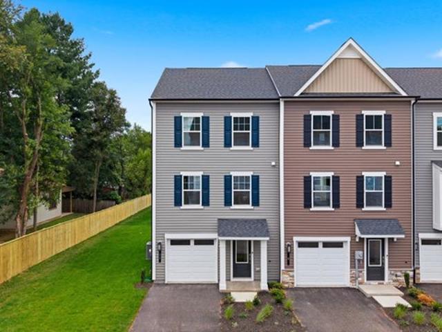 11 Juniper Ct, Gettysburg, PA 17325