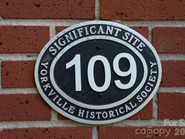 11 Kings Mountain Street