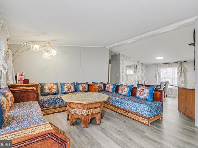 11 Kingsbury Tp 0011