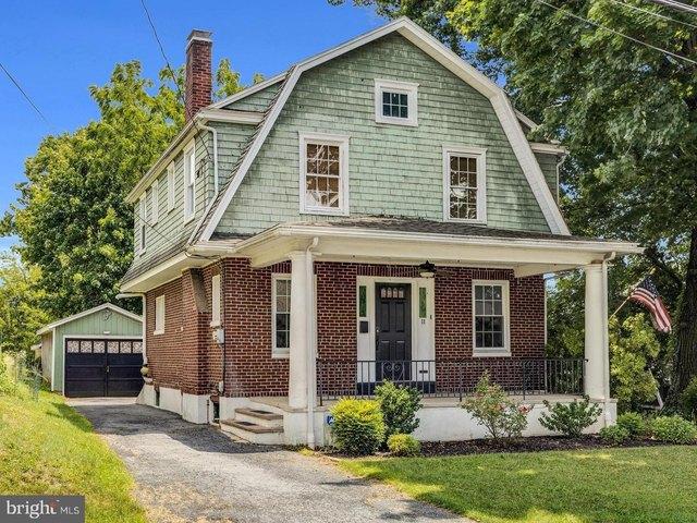 11 Laird St, West Lawn, PA 19609