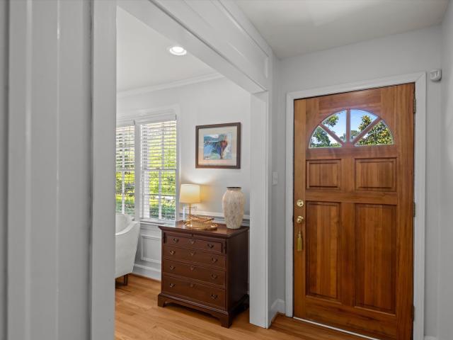 11 Lakecrest Drive