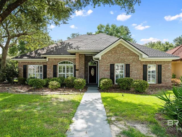 11 Lakeside Drive