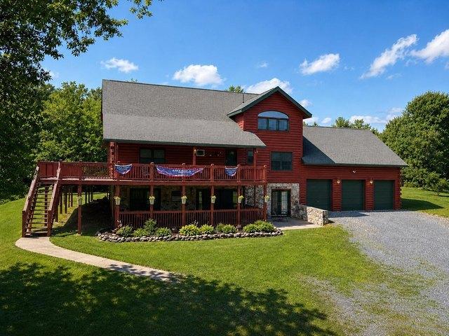 11 Laura Dr, Morrisonville, NY 12962
