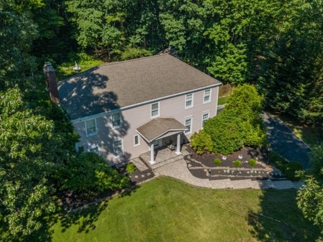 11 Laurel Ln