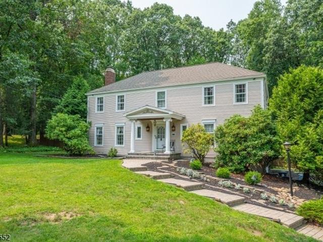 11 Laurel Ln, Hanover Twp, NJ 07950