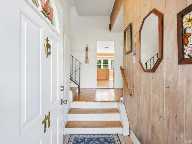 11 Lenroc Drive