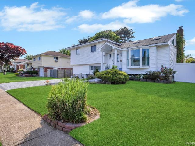 11 Lee Drive
