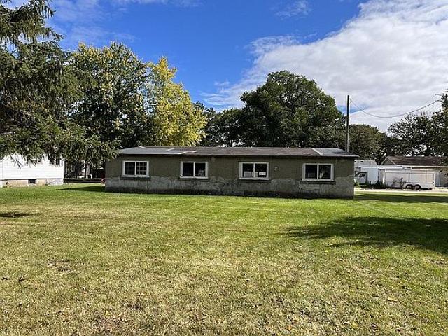 11 Lehigh Ave, Oglesby, IL 61348 | MLS #12556 | Compass
