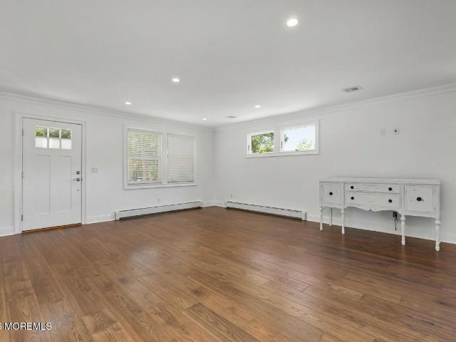11 Leighton Avenue