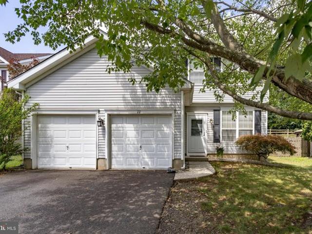 11 Lincoln Dr, Columbus, NJ 08022