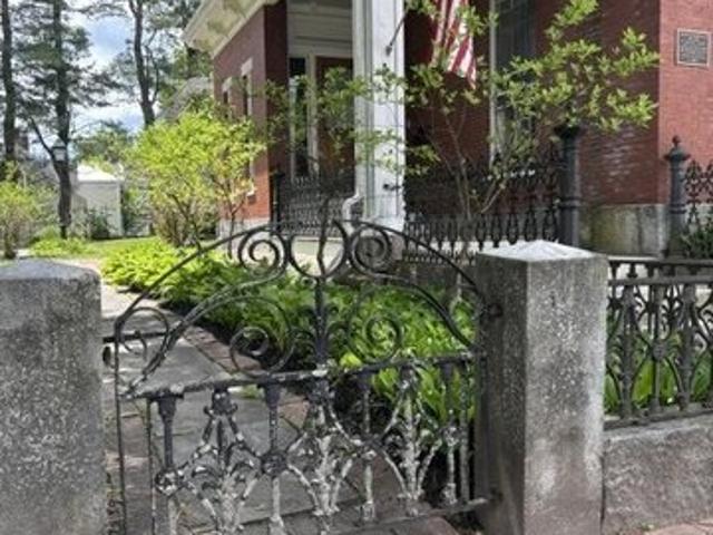 11 Lincoln St, Brunswick, ME 04011