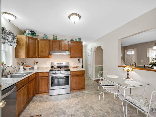 11 Linden St, Hudson, NH 03051 | Compass