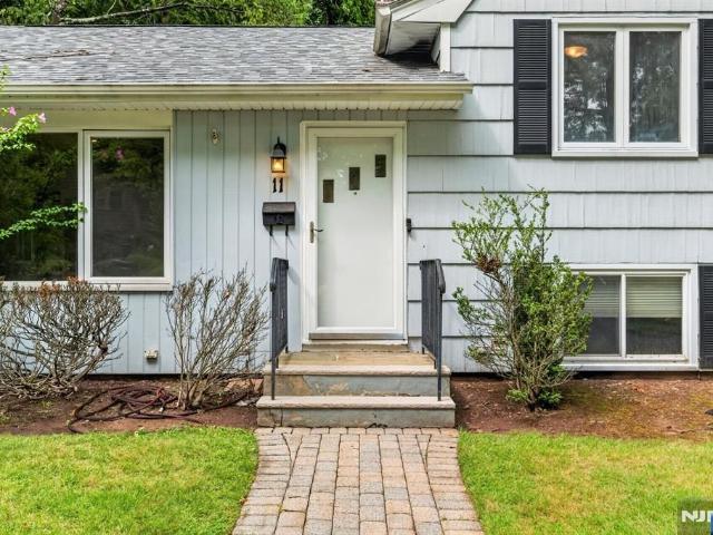 11 Lockwood Lane, Closter, US, NJ