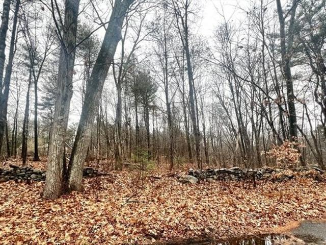 11 Lovett Rd, Oxford, MA 01540