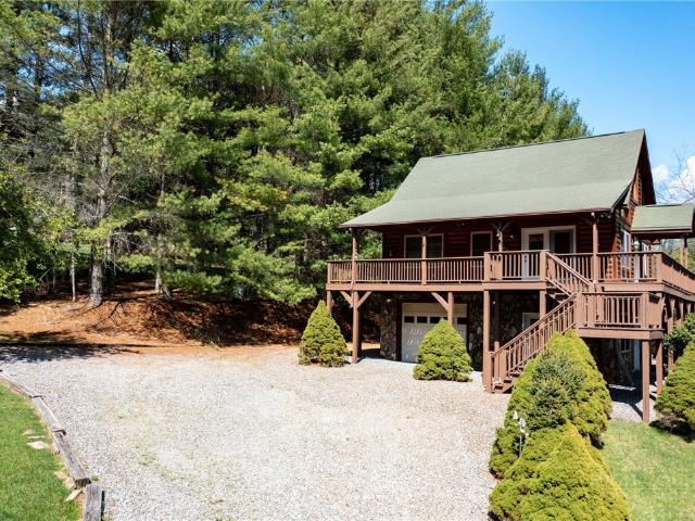 11 Lucky Lakes Drive