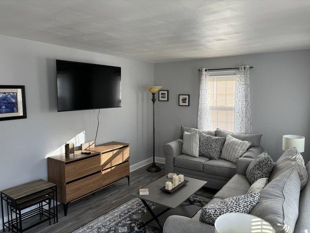 11 Lynmot Rd, Hamden, CT 06514