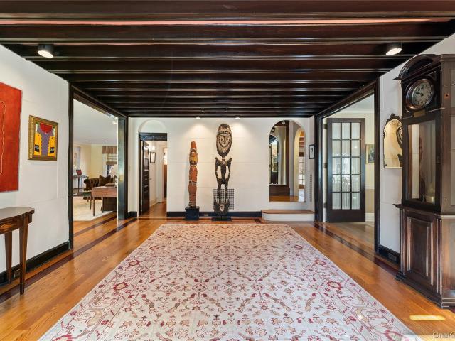 11 Mamaroneck Road