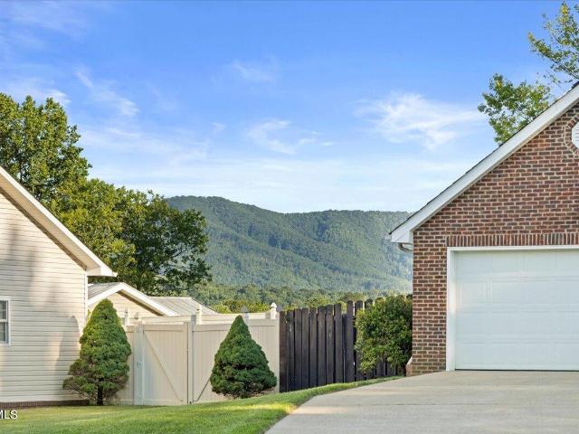11 Mannington Court