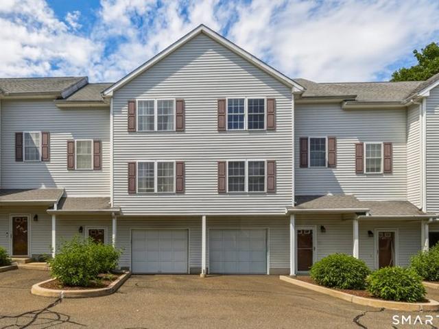 11 Mannions Ln Apt 21, Danbury, CT 06810