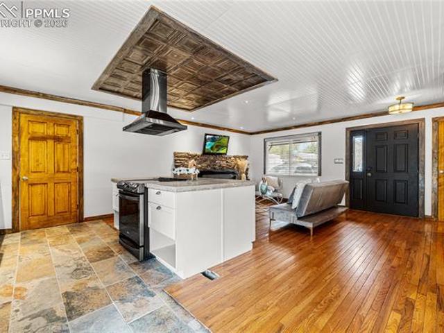 11 Macnaughton Road