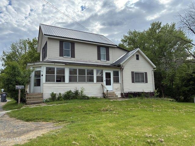 11 Madison St, Hoosick Falls, NY 12090