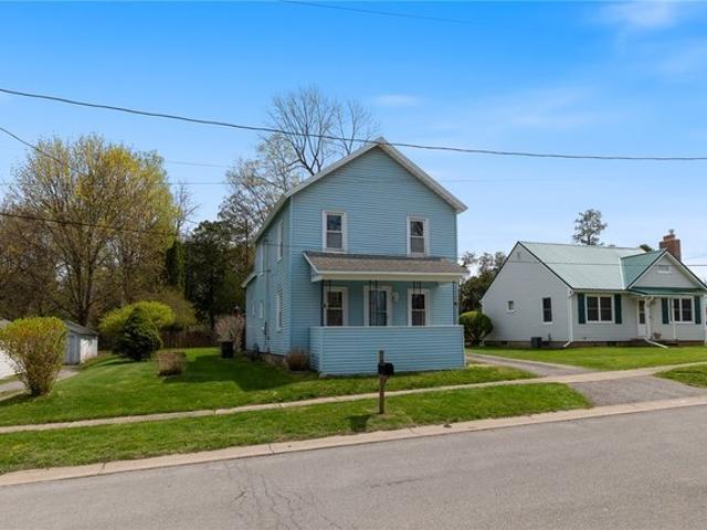 11 Maple Ave, Shortsville, NY 14548