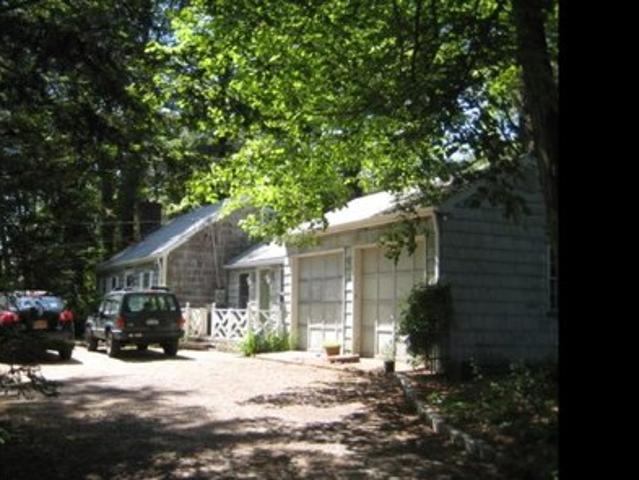 11 Mary Ln, Greenvale, NY 11548