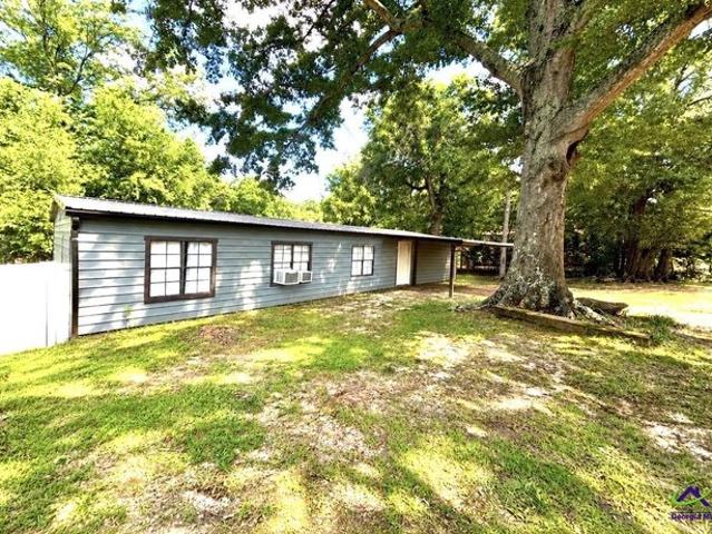 11 Marion Dr, Fort Valley, GA 31030