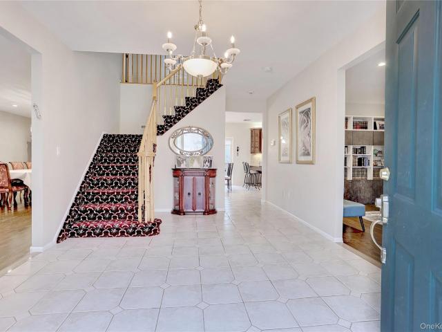 11 Mariner Way