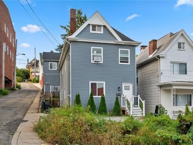 11 Maytide St, Pittsburgh, PA 15227