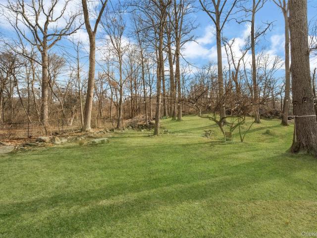 11 Meadowlark Rd, Rye Brook, NY 10573 | Compass