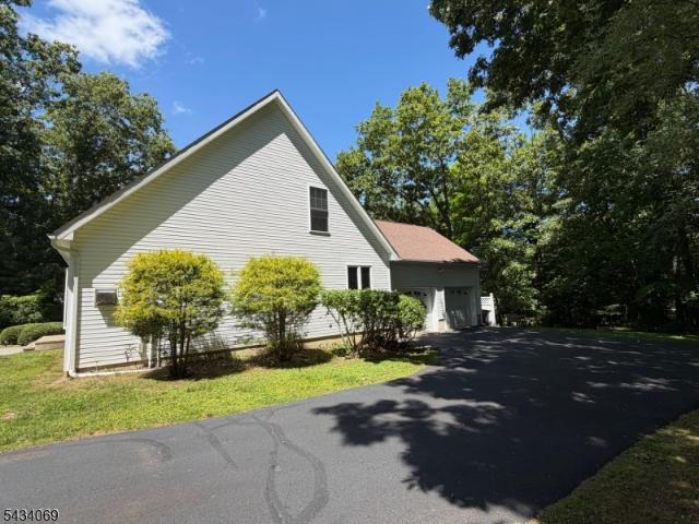 11 Minisink Dr