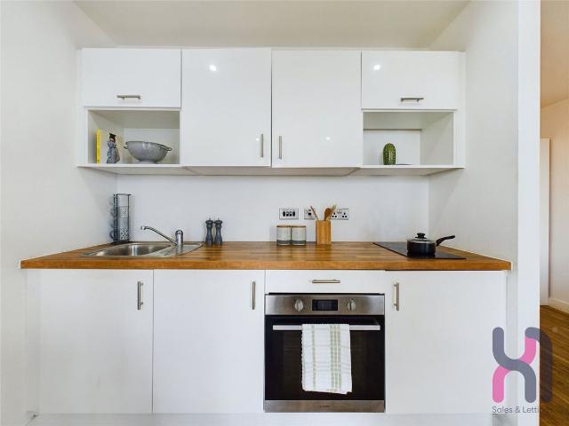 11 Michigan Avenue, Salford M50, Studio to rent, £900 pcm | PrimeLocation