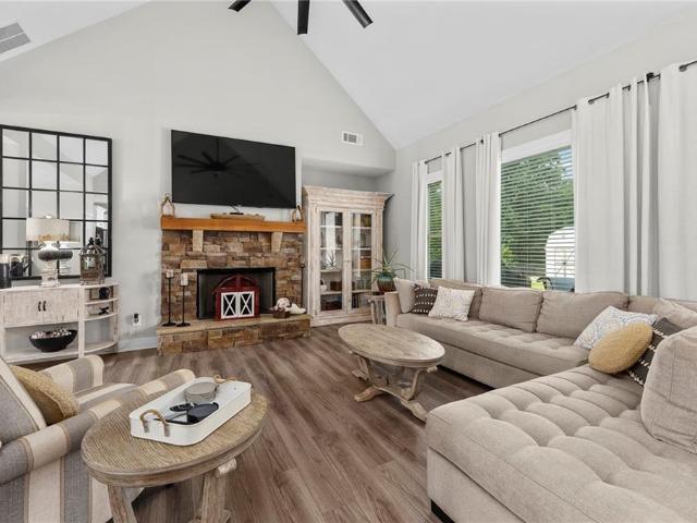 11 Montview Circle SE