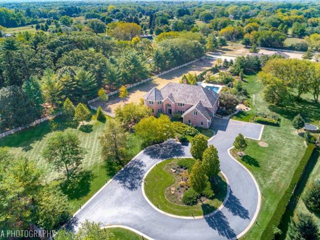 11 Moate Ln, Barrington Hills, IL 60010