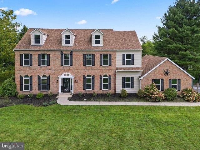 11 Morlatton Rd, Douglassville, PA 19518