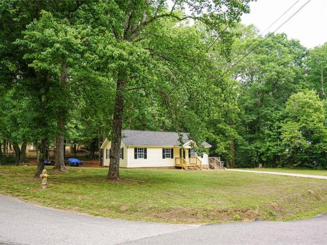 11 Mountainside Drive E