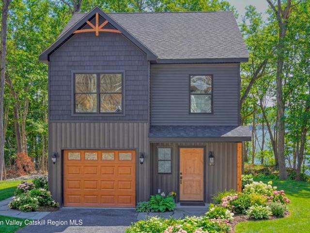 11 Mueller Rd, Saugerties, NY 12477