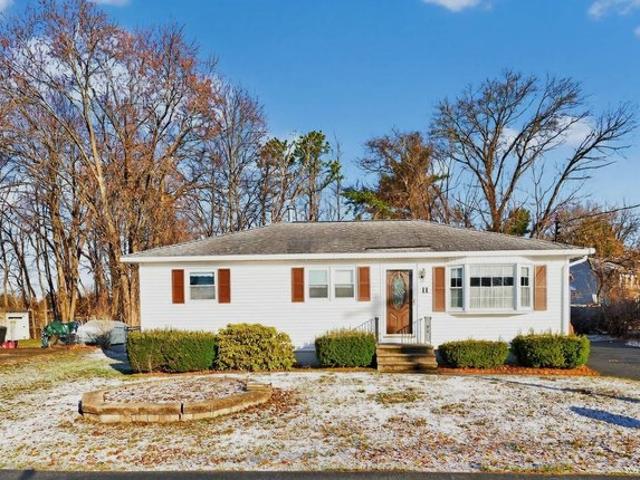 11 Myers Ct, Albany, NY 12205