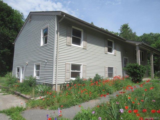 11 Myrtle Ave, Walden, NY 12586