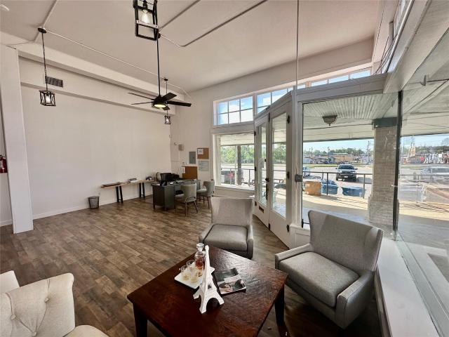 11 N Main St