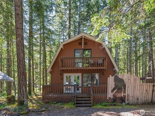 11 N Olympic Ct N, Hoodsport, WA 98548