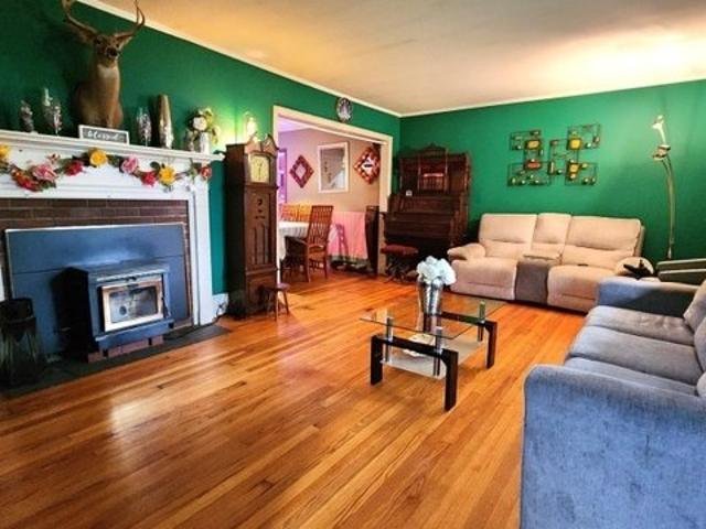 11 N Clark St, Ogdensburg, NJ 07439