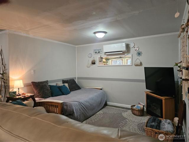 11 N Hamma Drive W