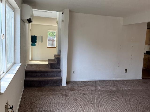 11 NE Skipper Court