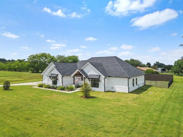 11 Nicklaus Dr, Sulphur Springs, TX 75482 | MLS #21175
