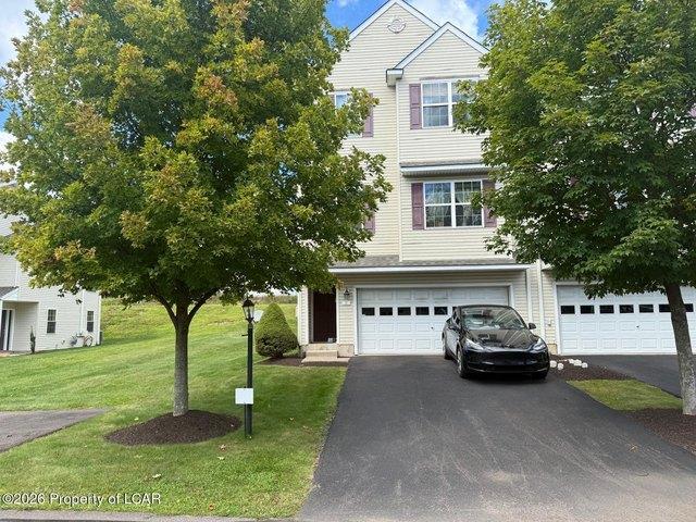 11 Nicole Ln, Hazleton, PA 18202