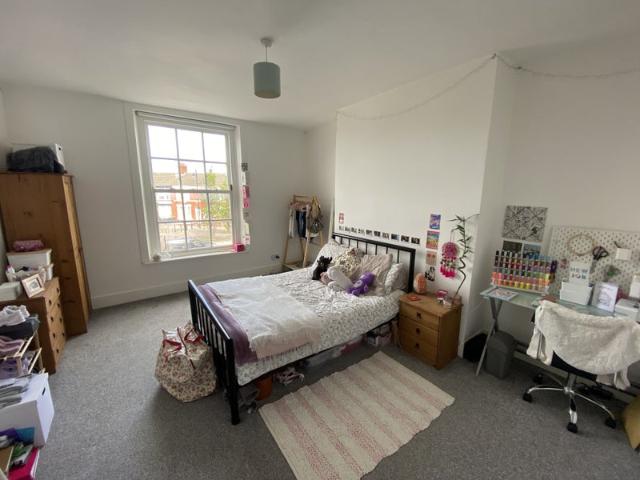 11 North View L7