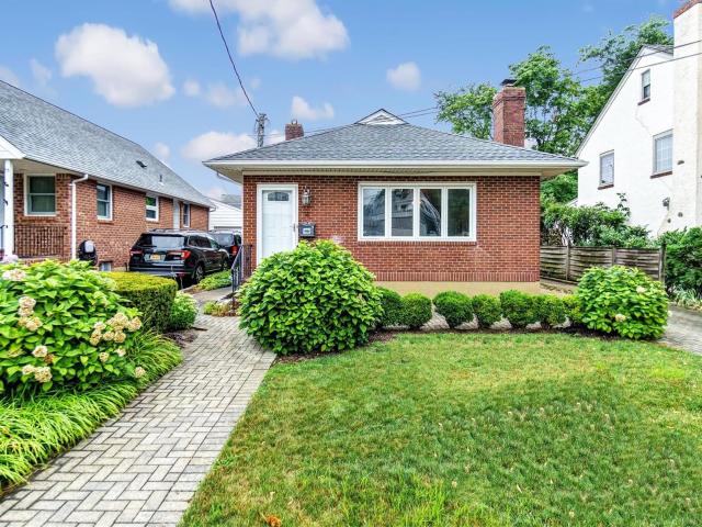 11 Nova Ave, Bayville, NY 11709 | MLS #975333 | Compass